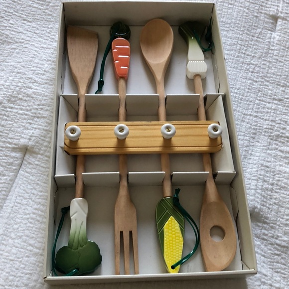 Avon | Kitchen | Avon Ceramic Veggies Wooden Kitchen Utensils With ...